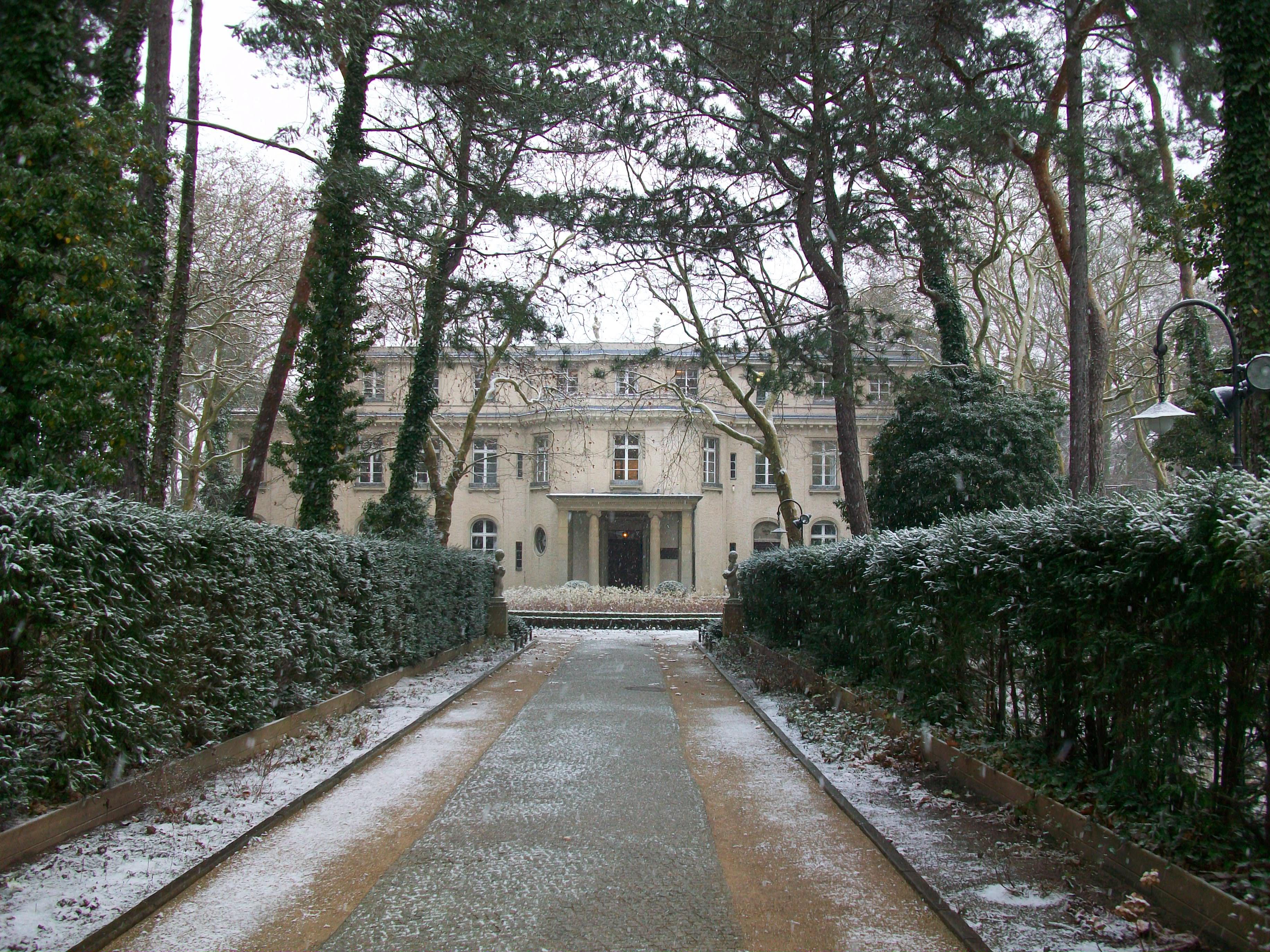 The Tour Guide – Julian Harrison Consultant